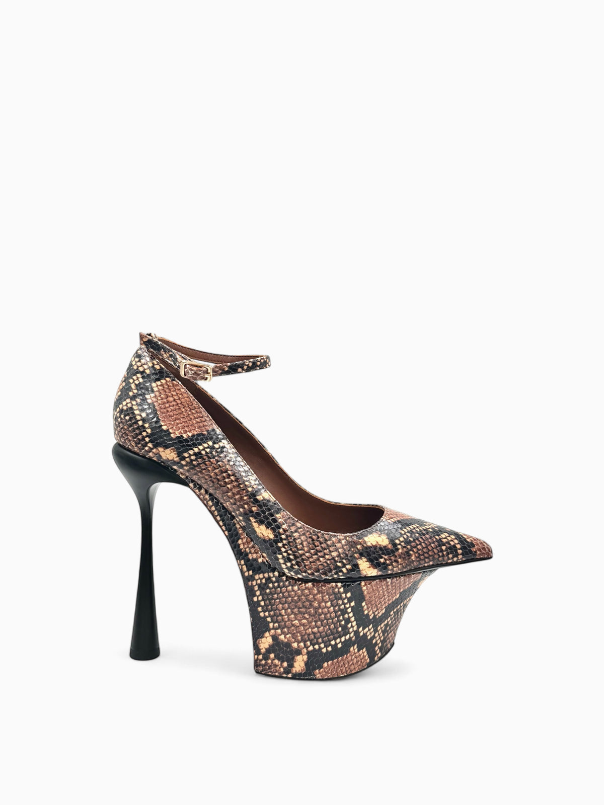 Footwear as Fantasy. Sculpted for You. – THOM SOLO